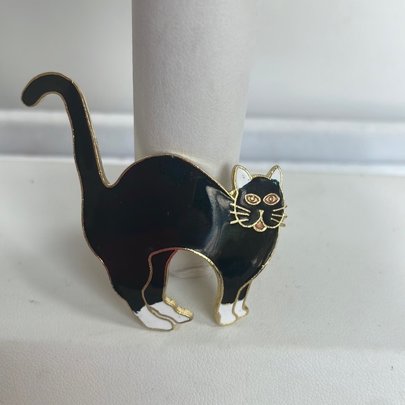Jewelry | Vintage Black And White Gold Tone Cat Pin | Poshmark